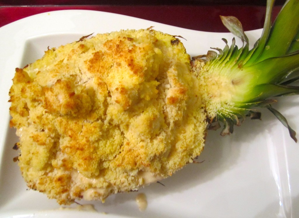 Gratinated Chicken Salpicon In Pineapple | ChefsOpinion
